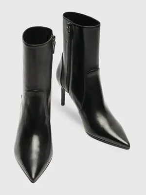 STUART WEITZMAN Pointed Ankle Boots