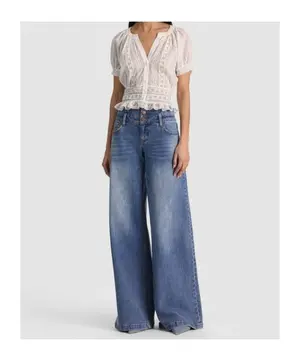 ALICEOLIVIA Kathryn Lace Trim Blouse