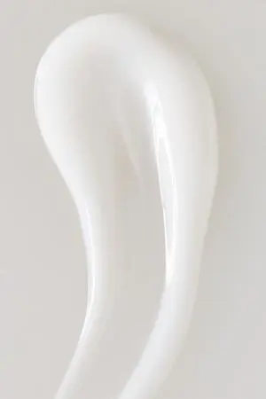 L'OCCITANE Almond Milk Veil