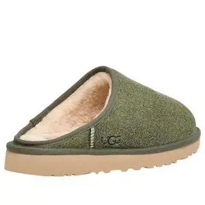 UGG Classic Slip-on Shaggy