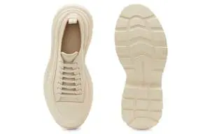 Alexander McQueen Tread Slick Low Lace Up Sneakers - Beige/white