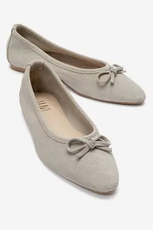 FOREVER & ALWAYS SHOES Umiel Leather Bow Ballet Flat Beige Suede