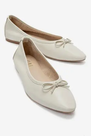 FOREVER & ALWAYS SHOES Umiel Leather Bow Ballet Flat Cream
