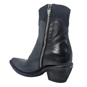 MADISON MAISON Star Motif Pointed Toe Ankle Boots - Black