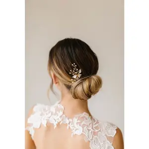 POPPY LANE Golden Leaf Hair Pin With Crystal Accents