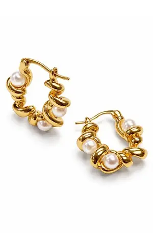 LA MENO Sculpted Wave Hoop Earrings With Faux Pearls