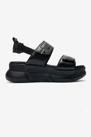 FOREVER & ALWAYS SHOES Heleste Leather Platform Sandal - Black