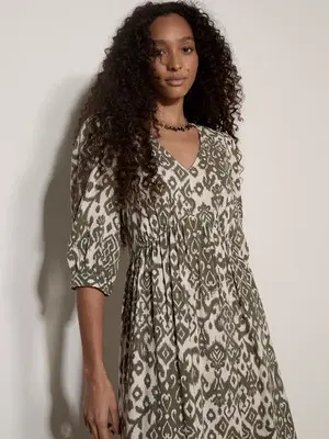 APRICOT Ikat V-neck 3/4 Sleeve Midi Dress