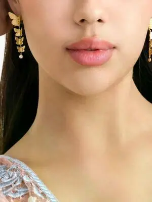 TANYA FARAH Diamond-embellishment Butterfly Drop Earrings