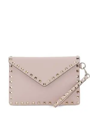 Valentino Garavani VALENTINO Rockstud Grained Leather Clutch Pouch Lightivory