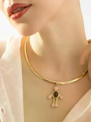 VAN Name Pendent Necklace