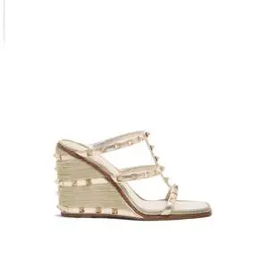 Valentino Garavani Rockstud Wedge Mules - Gold