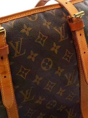 LOUIS VUITTON Monogram Canvas Bucket Gm Shoulder Bag