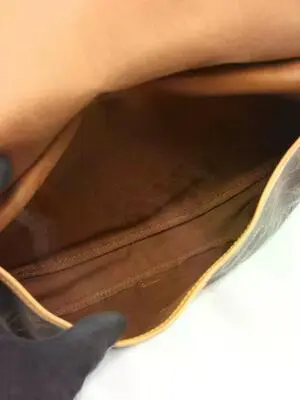 LOUIS VUITTON 1998 Monogram Saumur Shoulder Bag