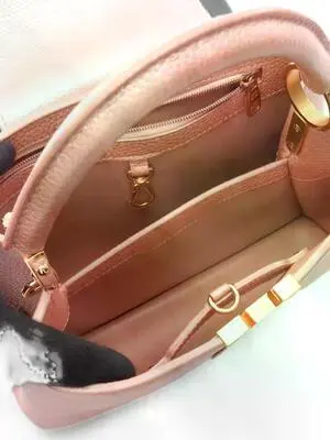 LOUIS VUITTON Capucines Bb Tote Bag - Pink