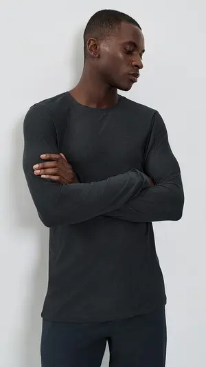 Vuori Long Sleeve Strato Tech Tee - Charcoal Heather