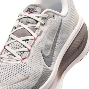 Nike Vomero 18 Road Running Shoes