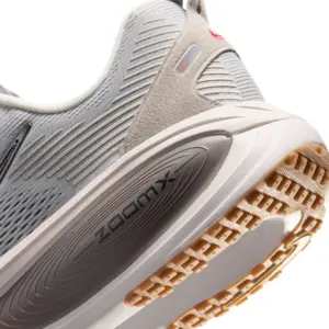 Nike Vomero 18 Road Running Shoes
