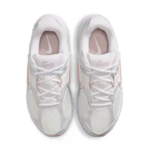 Nike V5 Rnr Athletic Sneakers