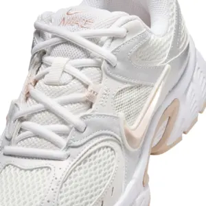 Nike V5 Rnr Athletic Sneakers