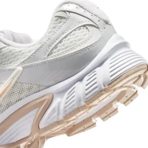 Nike V5 Rnr Athletic Sneakers