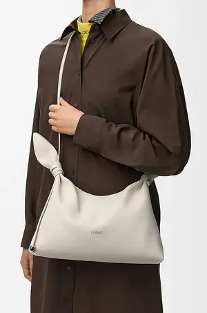 Loewe Medium Scarf Bag In Smooth Calfskin - Snow-white