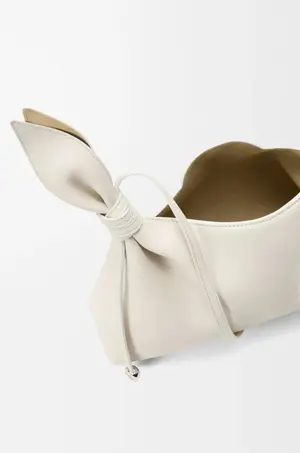 Loewe Medium Scarf Bag In Smooth Calfskin - Snow-white