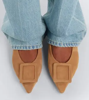 ROGER VIVIER Viv" Suede Ballet Flats - Beige