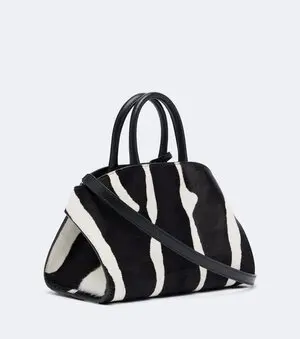 FERRAGAMO Hug Small Shoulder Bag - Black