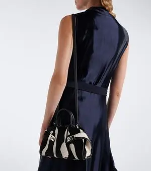 FERRAGAMO Hug Small Shoulder Bag - Black
