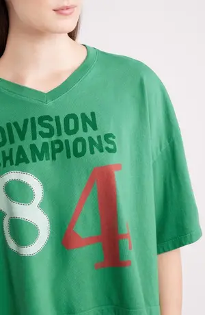 Daydreamer Division Champs Cropped V-neck T-shirt