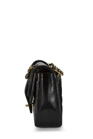 Chanel Lambskin Horizontal Flap 9