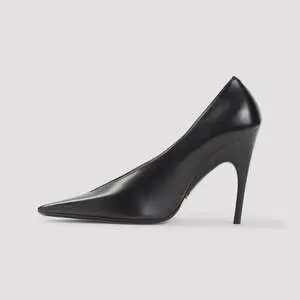 Balenciaga Duchesse Pumps