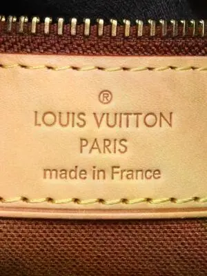 LOUIS VUITTON 2010 Monogram Batignolles Vertical Tote Bag