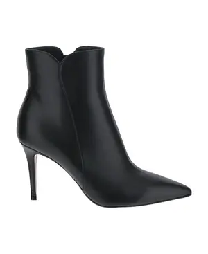 GIANVITO ROSSI Classic Pointed Ankle Boots - Black