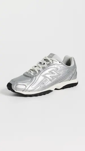 NEW BALANCE 204l Sneakers M 7.5/ W