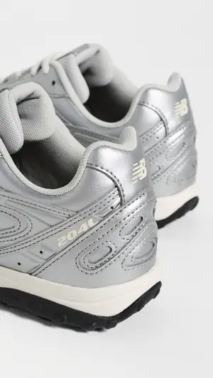 NEW BALANCE 204l Sneakers M 7.5/ W