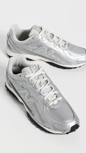 NEW BALANCE 204l Sneakers M 7.5/ W