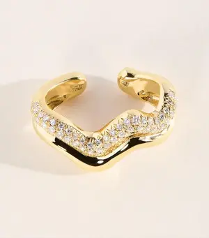 Shay Yellow And Diamond Wave Ear Cuff