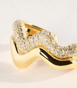 Shay Yellow And Diamond Wave Ear Cuff