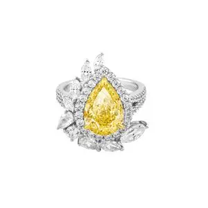 Arte Madrid Casa Real Imperial Statement Ring - Yellow