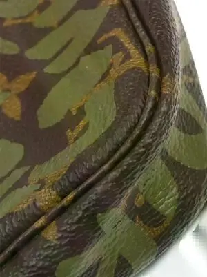 LOUIS VUITTON Graffiti Pochette Tote Bag