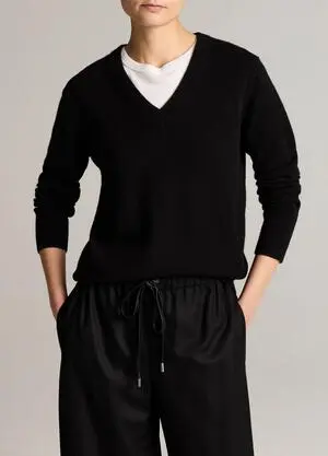 Vince Cashmere Casual V-neck Sweater - Black