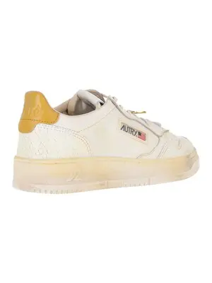 AUTRY Low-top Sneakers "medalist Super Vintage