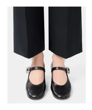 ROGER VIVIER Efflorescence Leather Mary Jane Pumps