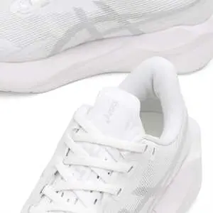 Asics Novablast 6 Sneaker