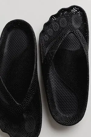 FP VEGAN COLLECTION Year 5k Thong Sport Sandals