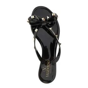 Valentino Garavani Rockstud Rubber Thong Slides - Pink