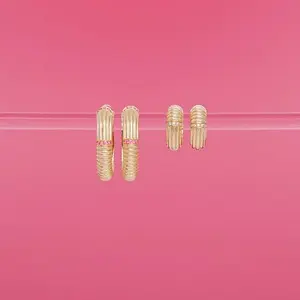 CAMPBELL + CHARLOTTE Found Ribbed Oval Hoop Earring - Diamond-gold