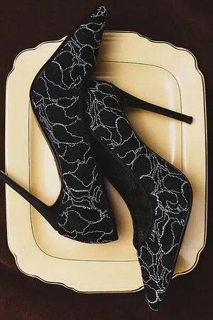 BLACK SUEDE STUDIO Gia Lace Pumps - Black